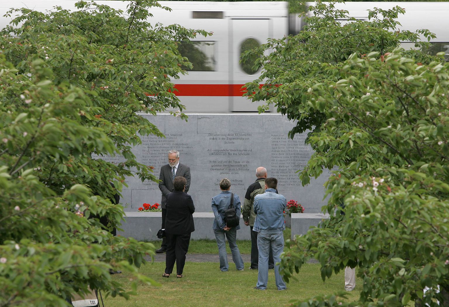 Unfall von Eschede vor 25 Jahren: Die Todesfahrt des ICE 884 - n-tv.de