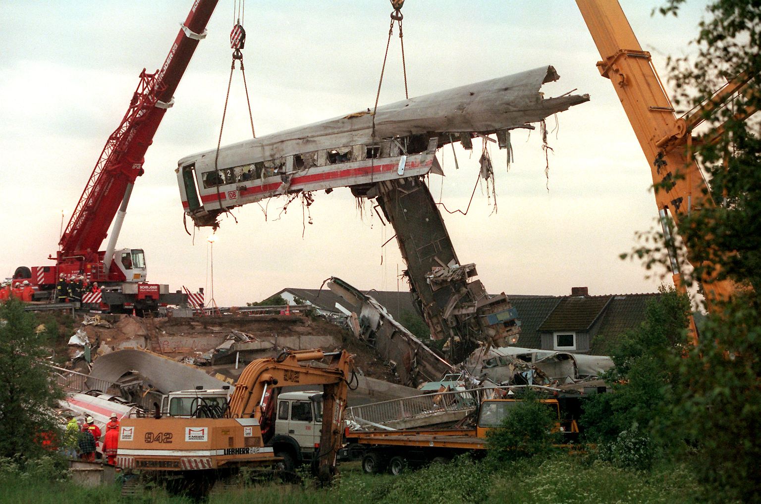 Unfall von Eschede vor 25 Jahren: Die Todesfahrt des ICE 884 - n-tv.de