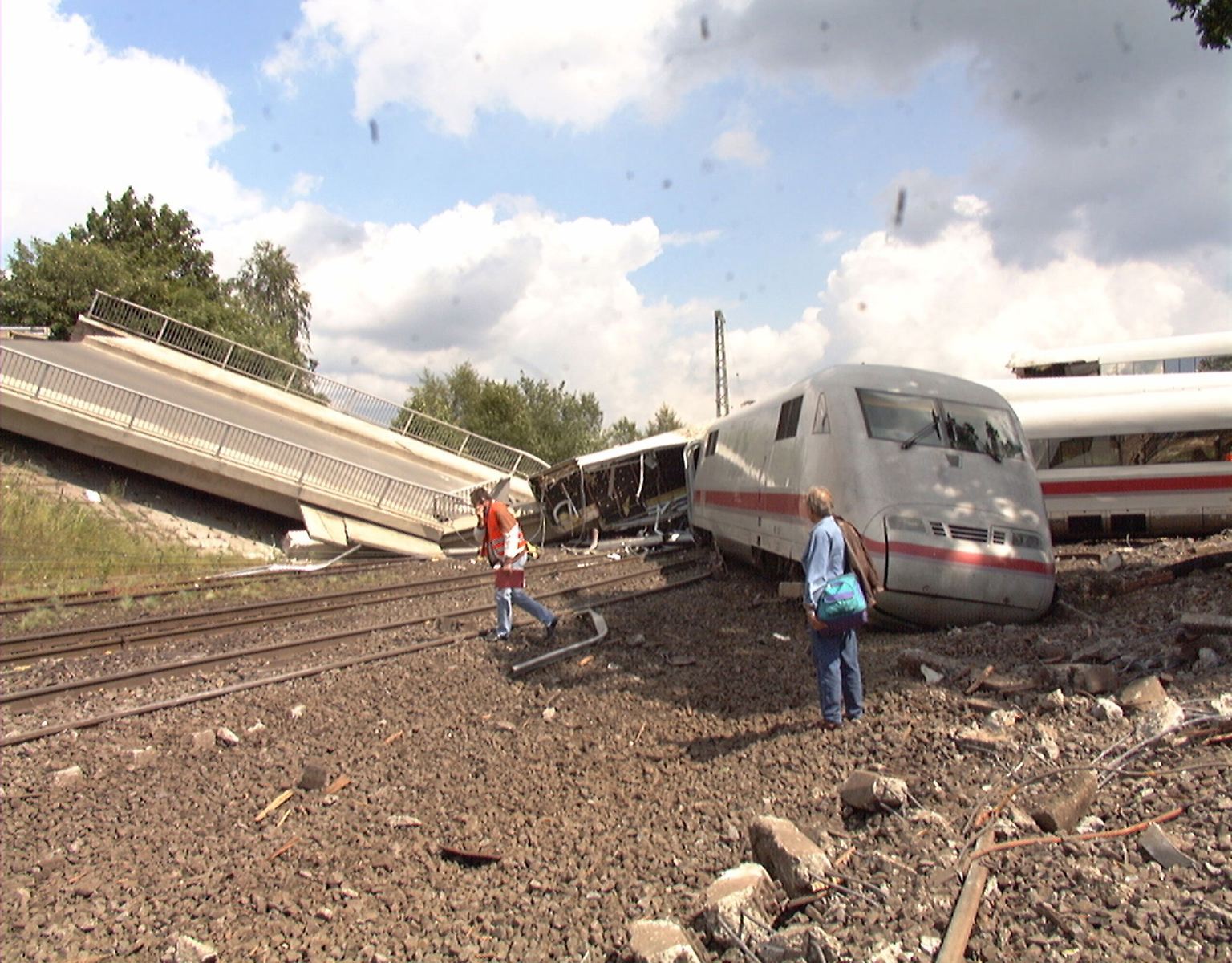 Unfall von Eschede vor 25 Jahren: Die Todesfahrt des ICE 884 - n-tv.de