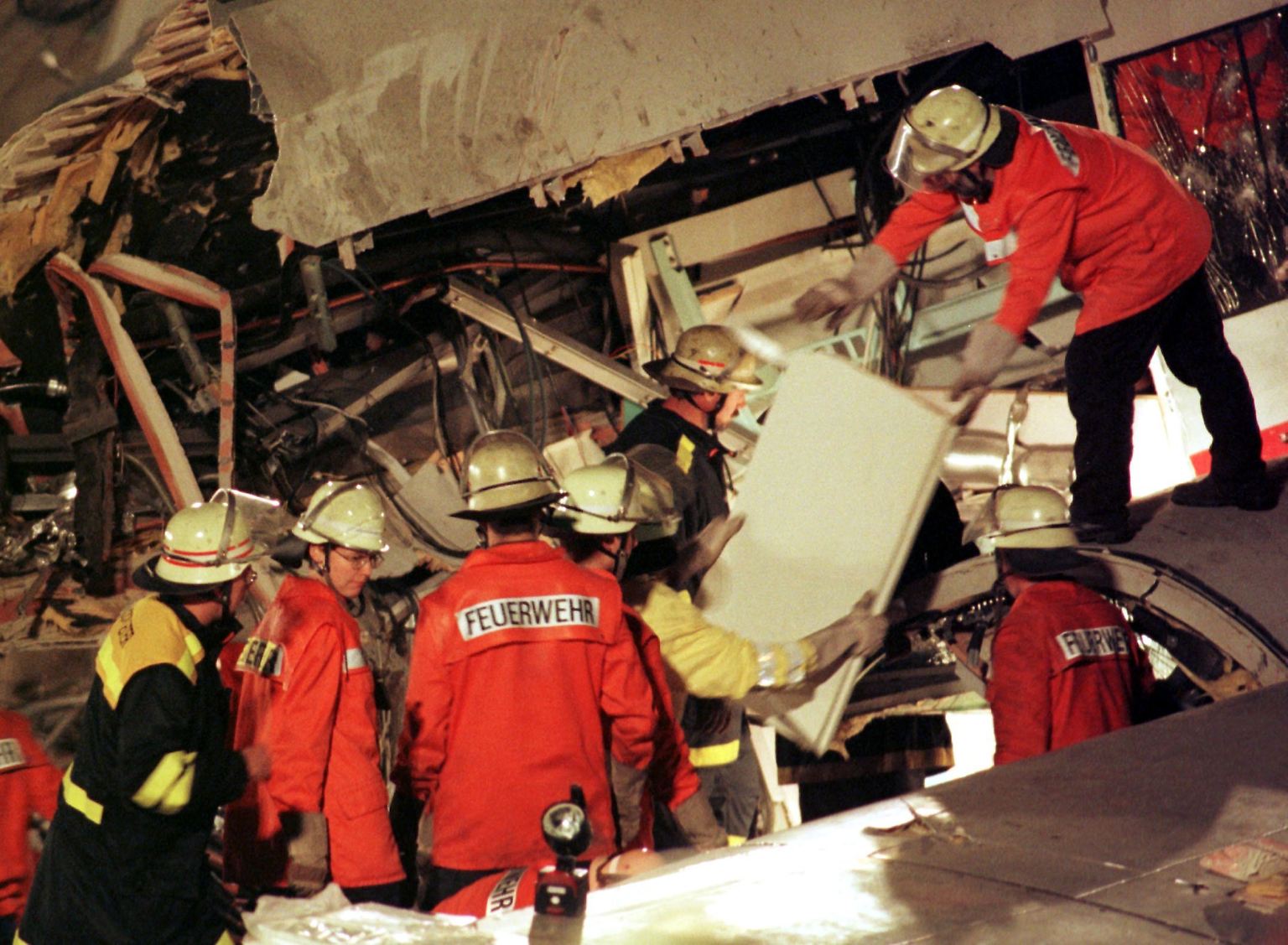 Unfall von Eschede vor 25 Jahren: Die Todesfahrt des ICE 884 - n-tv.de