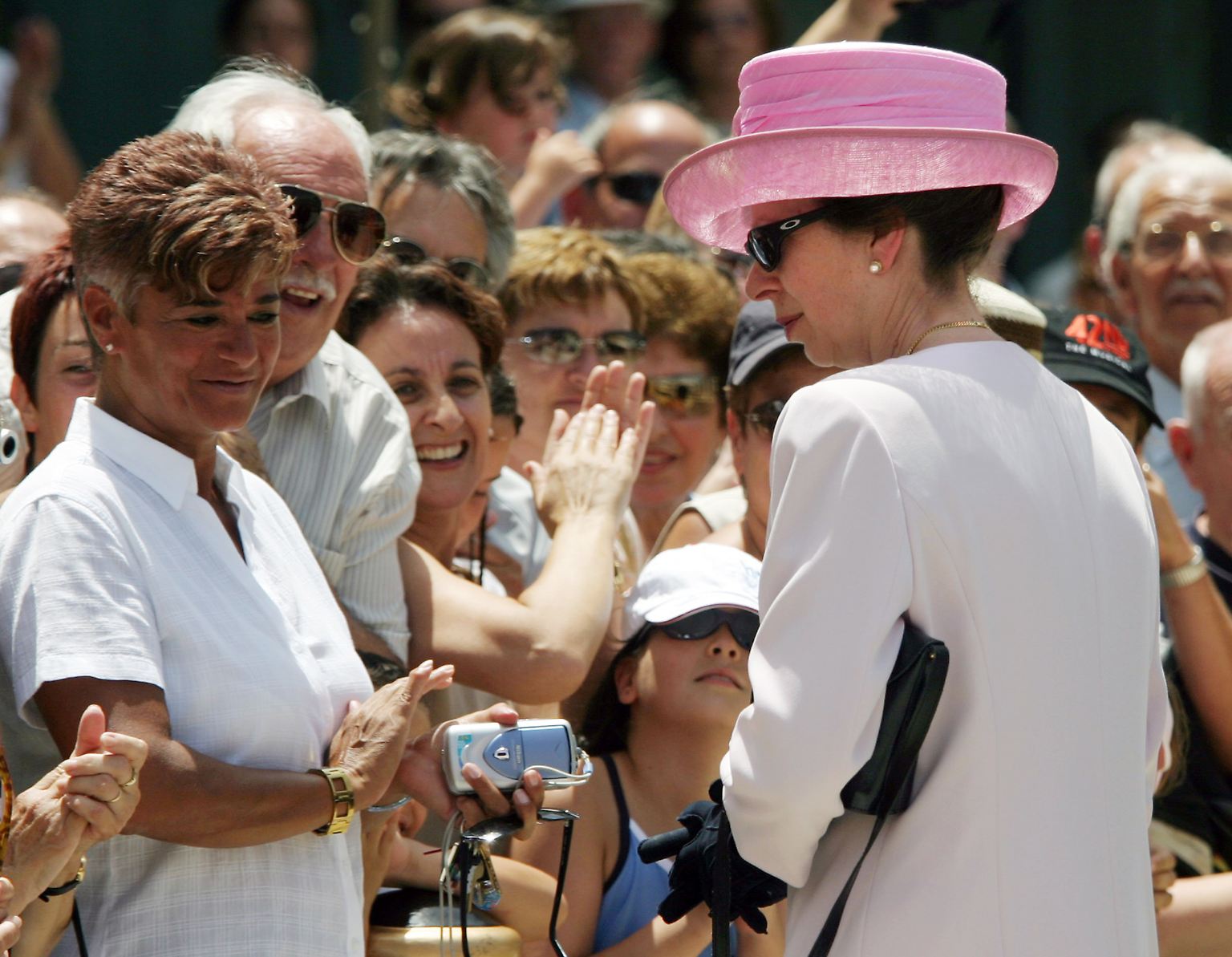 Zickig, kantig, liebenswert: Anne, die etwas andere britische ...