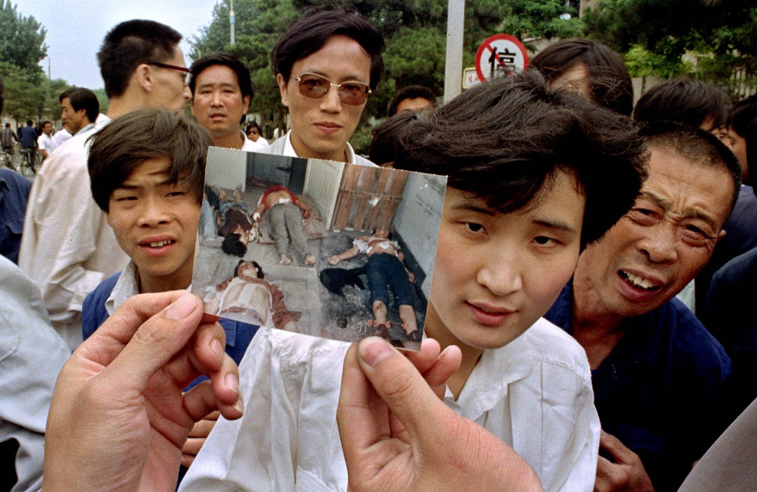 Tian'anmen-Massaker im Juni 1989: Die Bilder, die in China niemand ...