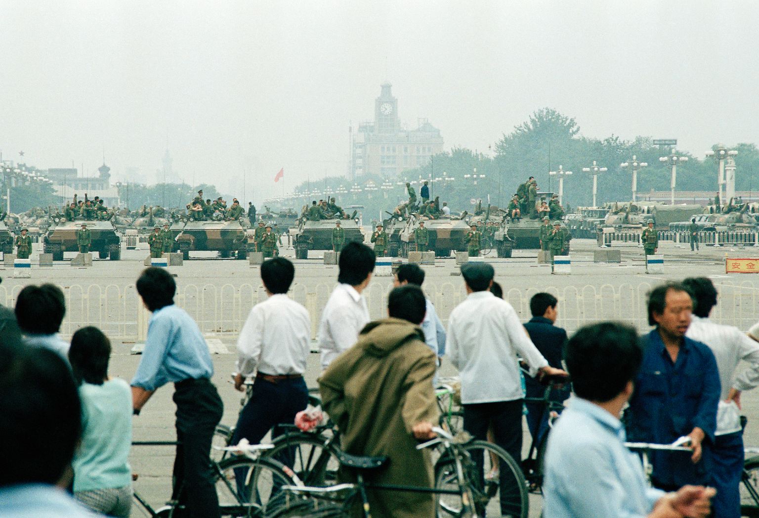 Tian'anmen-Massaker im Juni 1989: Die Bilder, die in China niemand ...