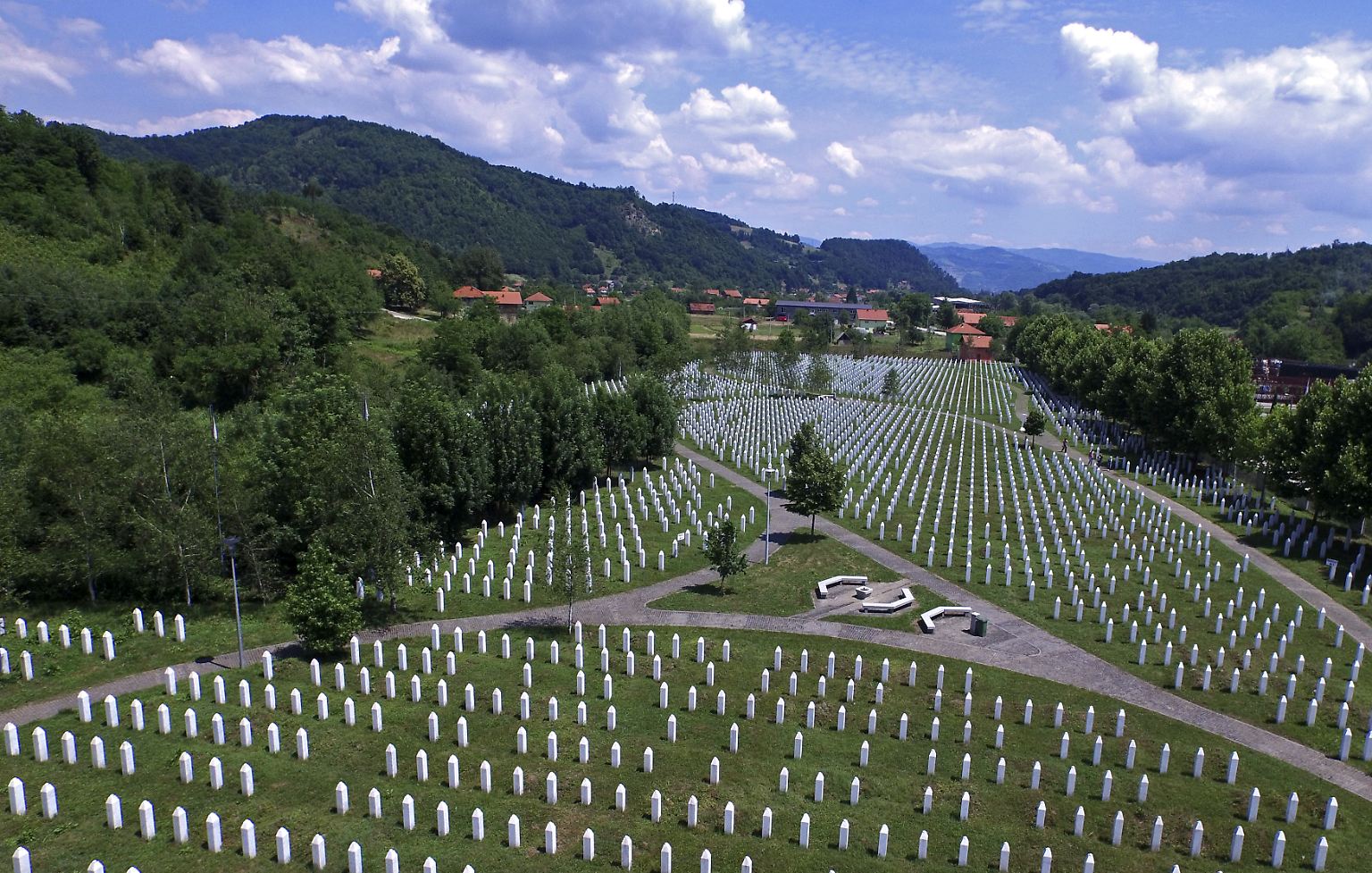 Ein Massaker mitten in Europa: Der Völkermord von Srebrenica - n-tv.de
