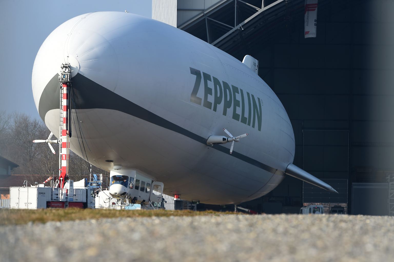 Vor der Jagd nach Meereswirbeln: Mit dem Helmholtz-Zeppelin über Berlin ...