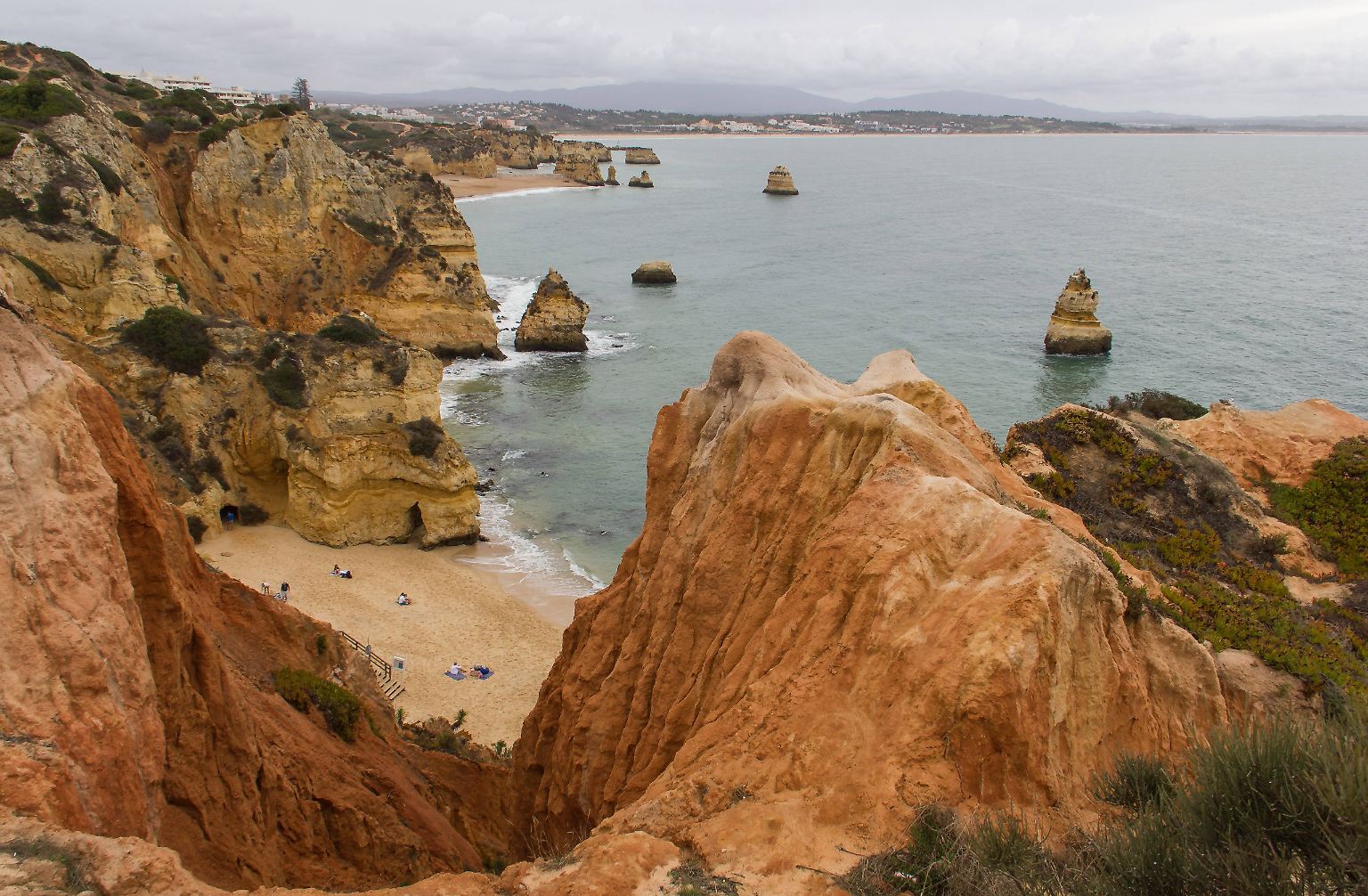 Strände, Wälder, schroffe Felsen: Algarve - Schönheit in Portugals ...