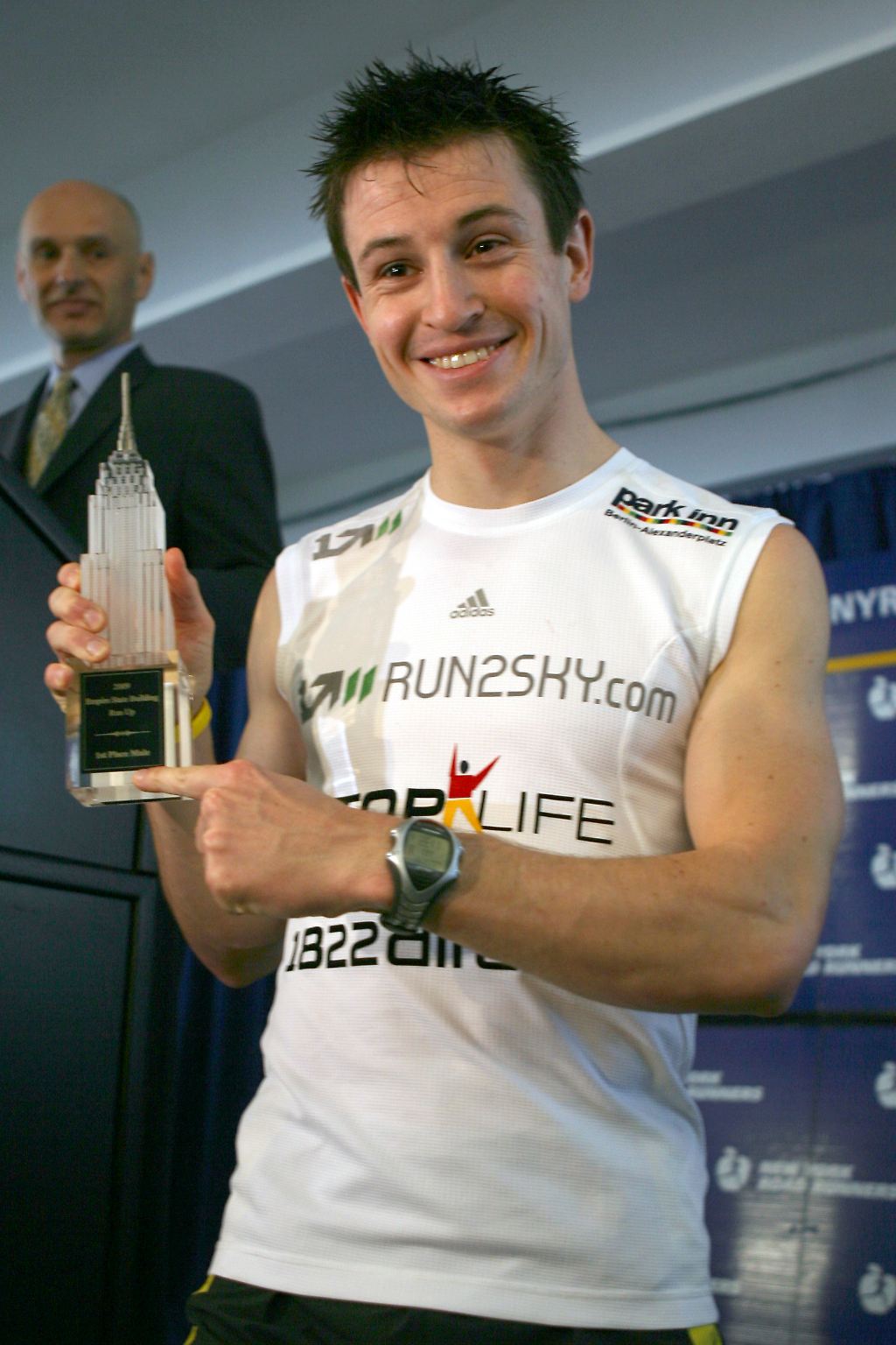 86 Stockwerke in nur 10 Minuten: Der Treppenlauf im Empire State ...