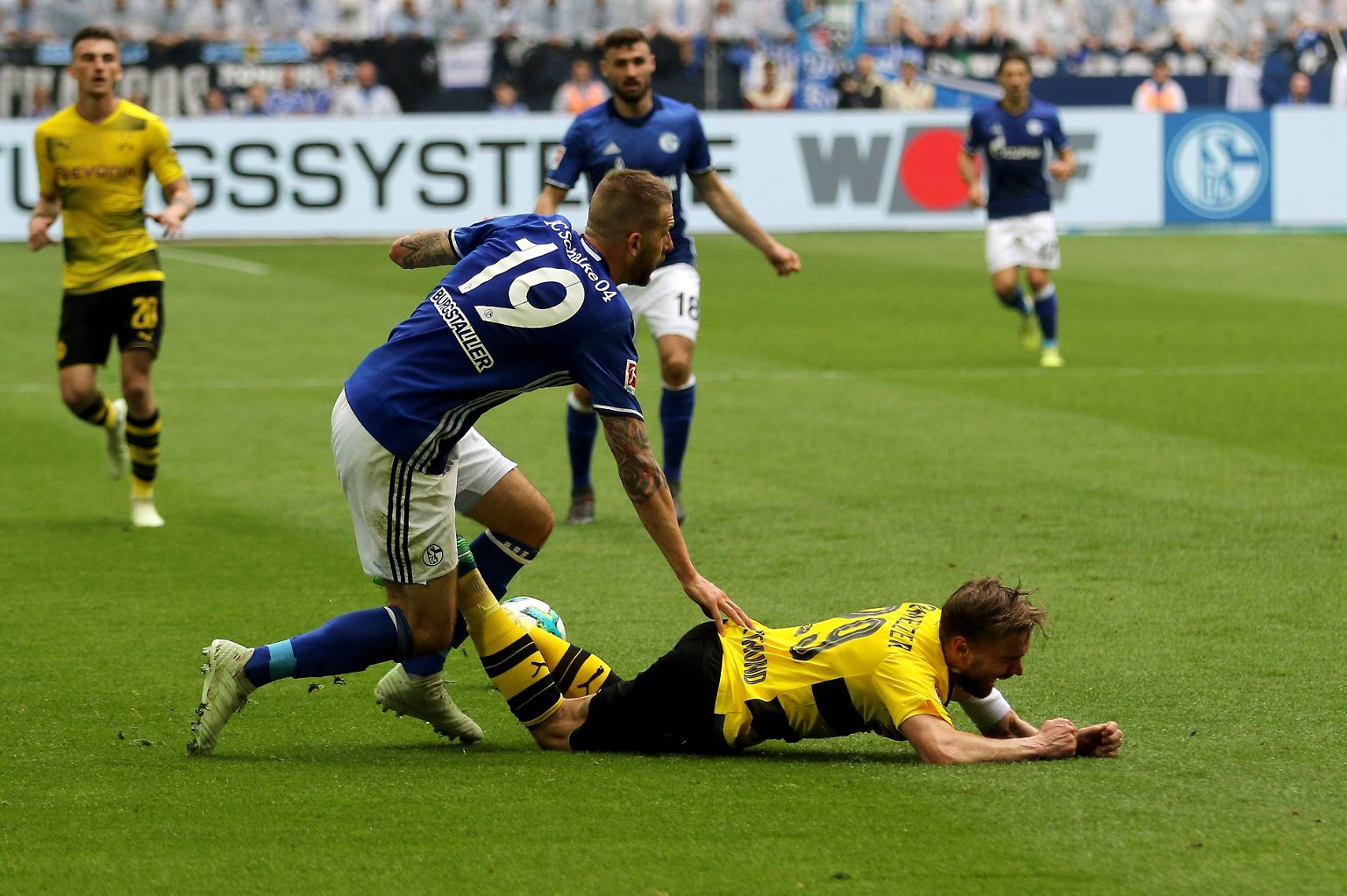 Die Bundesliga in Wort und Witz: "So, die Lusche ist da, auf geht's ...
