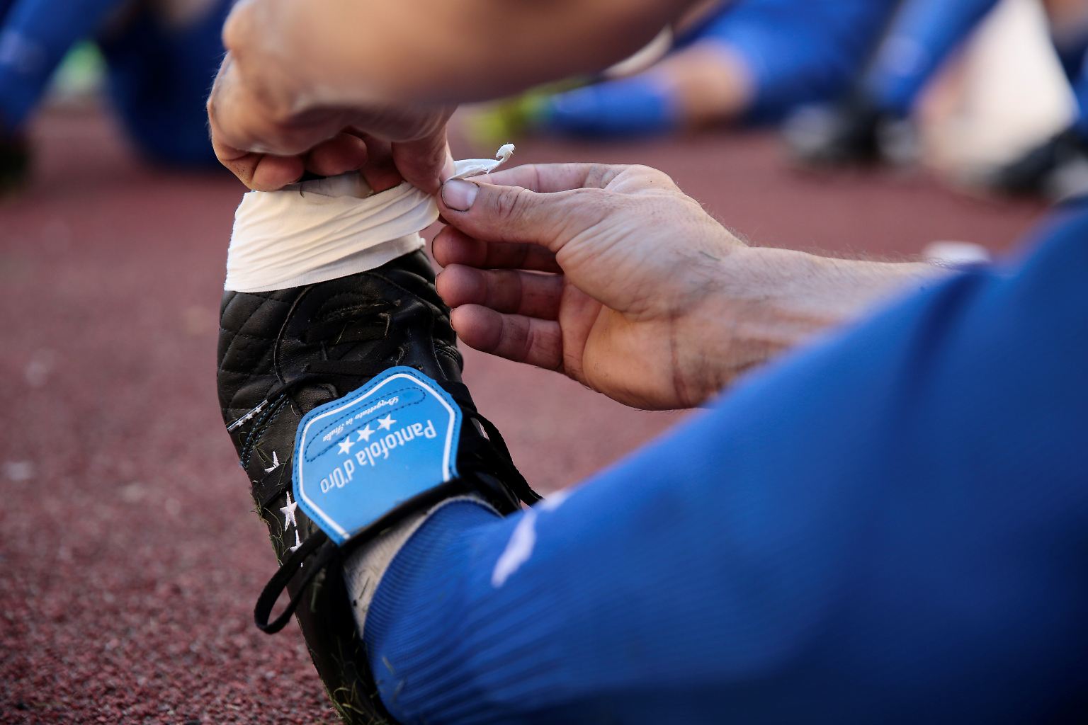 "Auf dem Feld sind alle gleich": FC Maxima kickt gegen Rassismus - n-tv.de