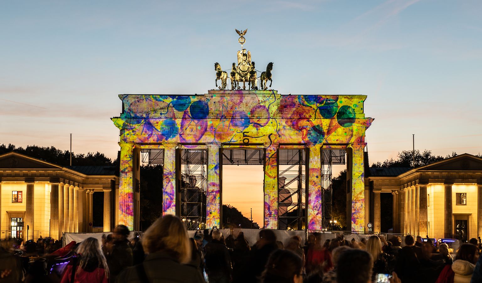 Festival of Lights in Berlin: Künstler bringen die Hauptstadt zum ...