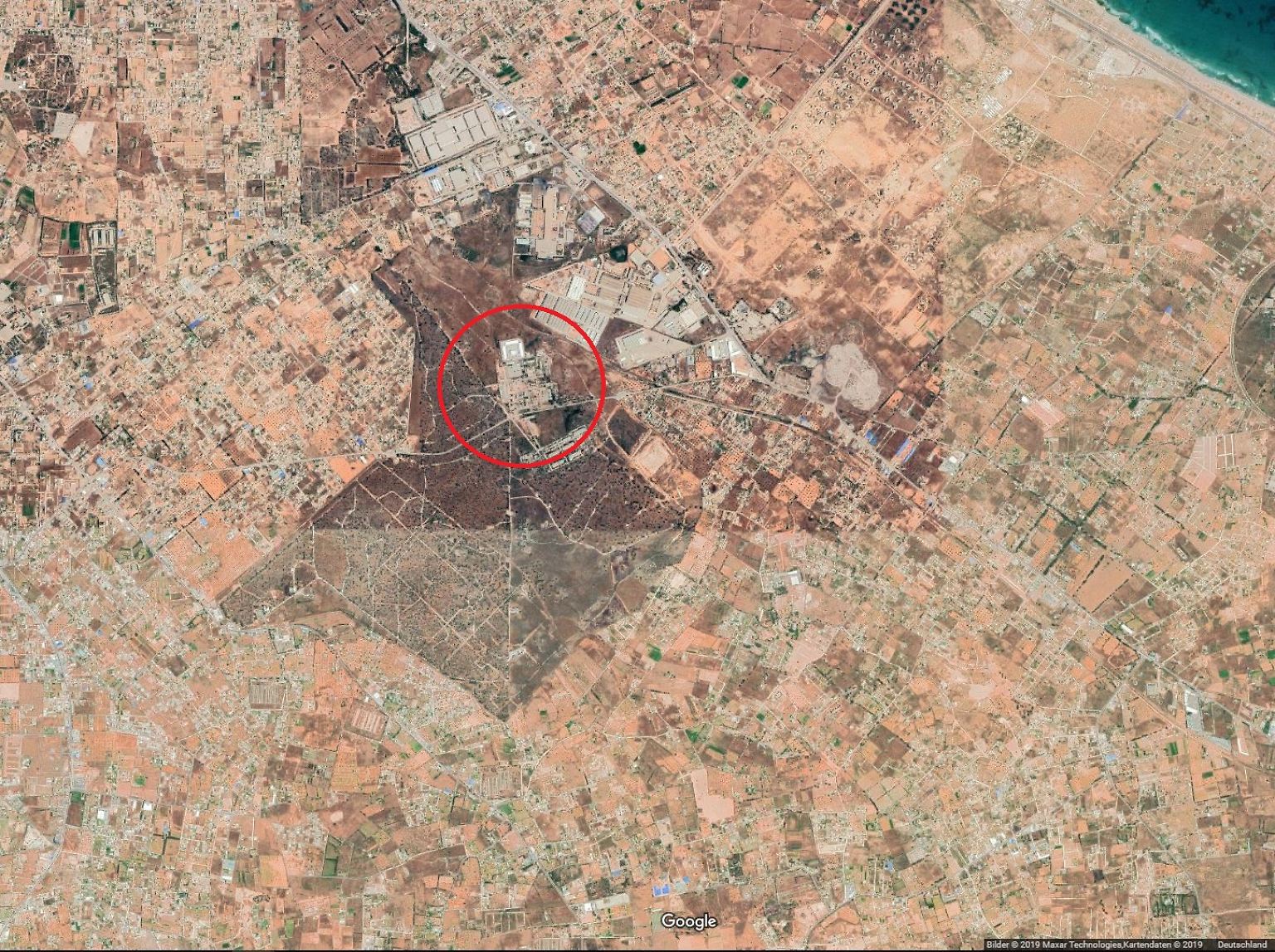 Blick aus dem All auf Libyen: So traf der Luftangriff das Lager Tajoura ...