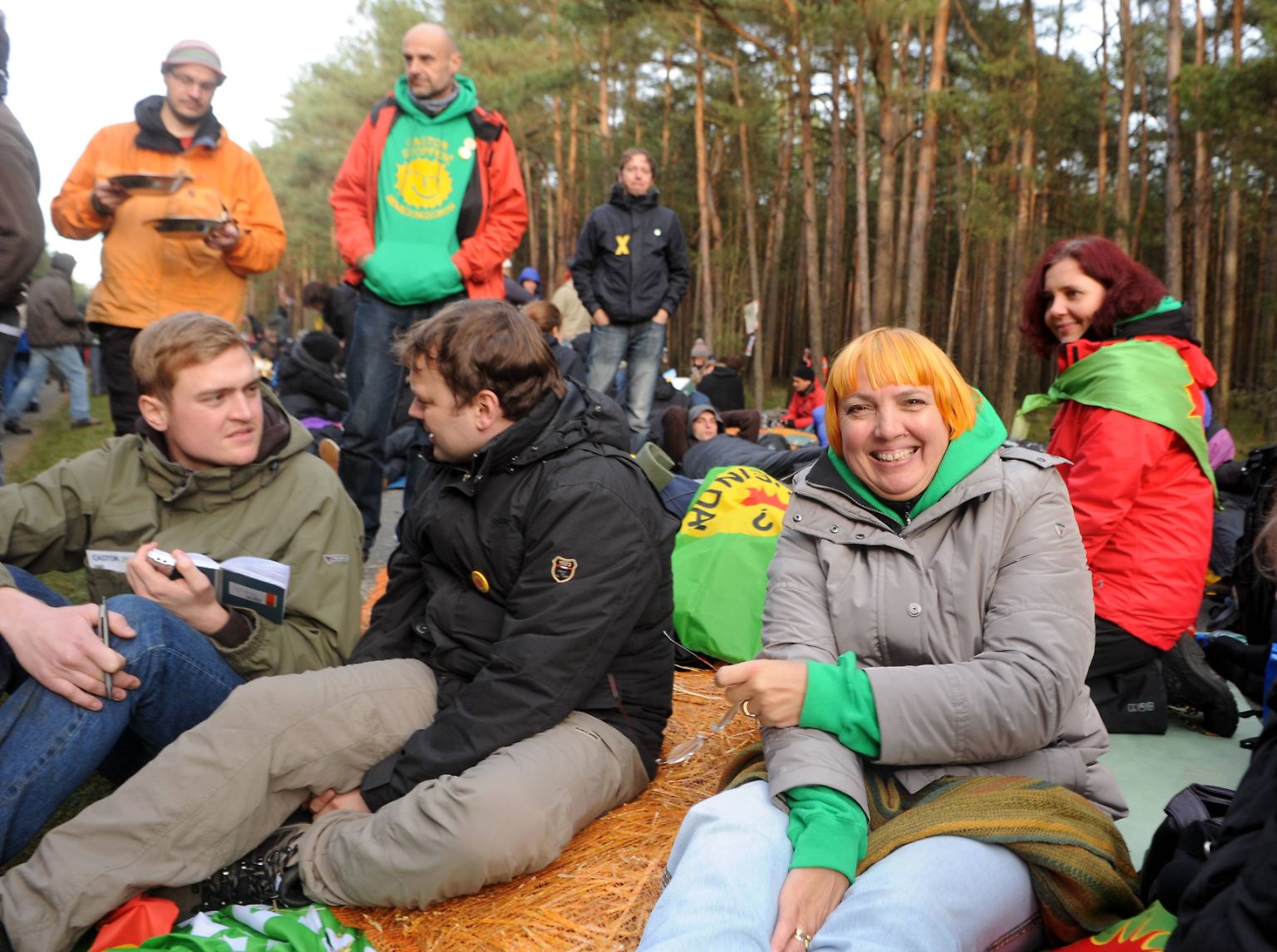 Grünen-Ikone wird 65: Die bunte Politikkarriere der Claudia Roth - n-tv.de