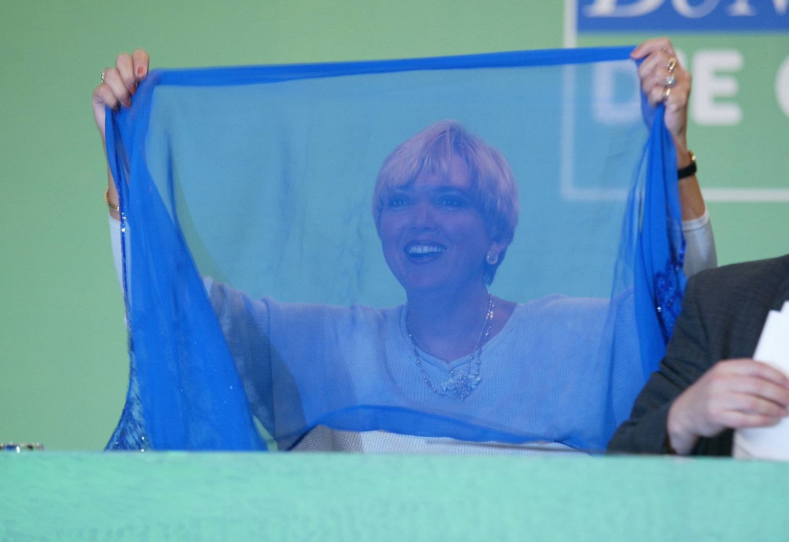 Grünen-Ikone wird 65: Die bunte Politikkarriere der Claudia Roth - n-tv.de