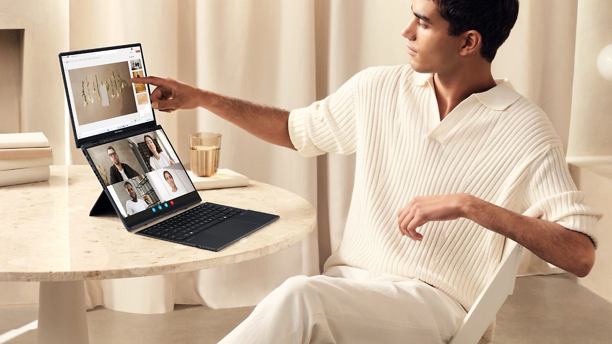 Verhindert dieses Notebook mit Doppel-Bildschirm Nackenprobleme? - ntv.de