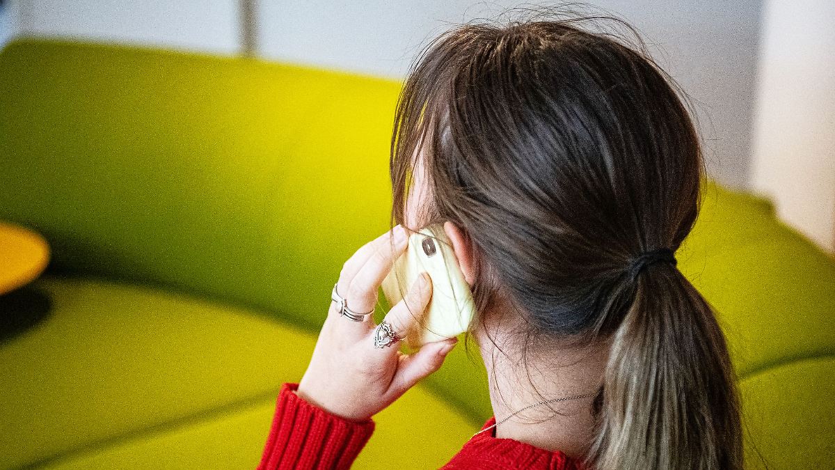 Achtung, Vishing: Fake-Anrufe von Telekom und DHL: Hier droht Konten-Klau - ntv.de