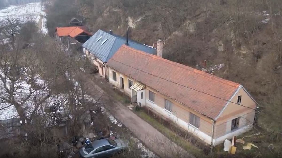 27-Jährige entkommt nach Monaten: Reporterin besucht Folter-Haus in ...