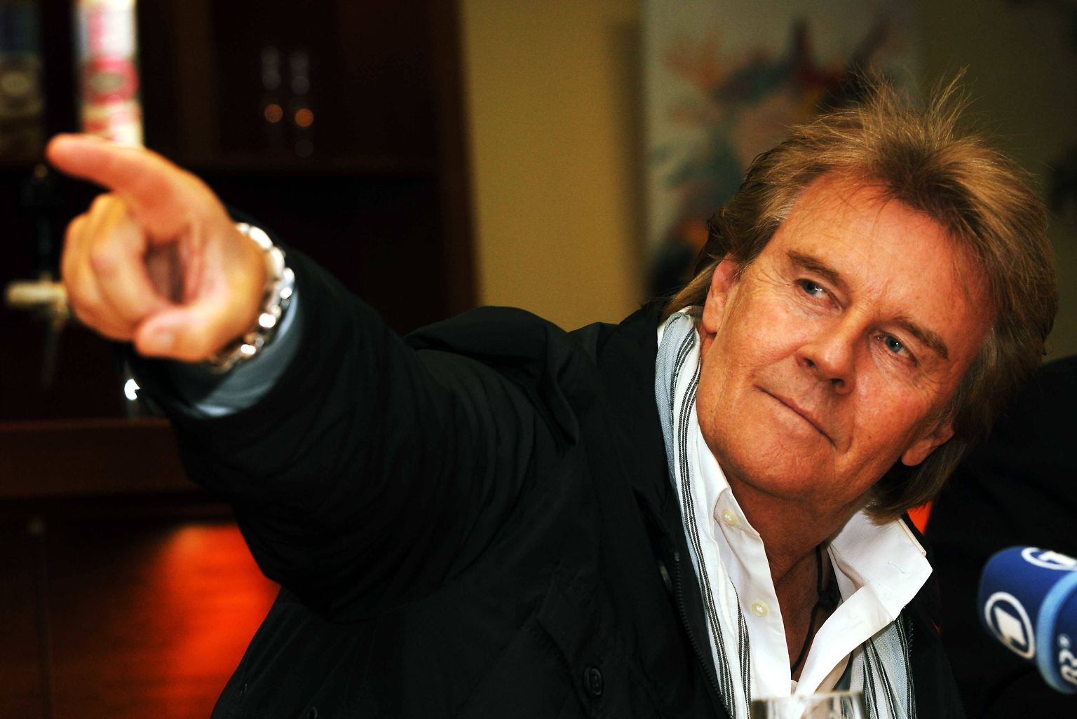 Wir sagen einfach: Hello again!: Der ewig junge Howard Carpendale - n-tv.de