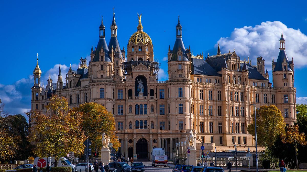 Mecklenburg-Vorpommern: Schweriner Schloss mit Besucherrekord - ntv.de
