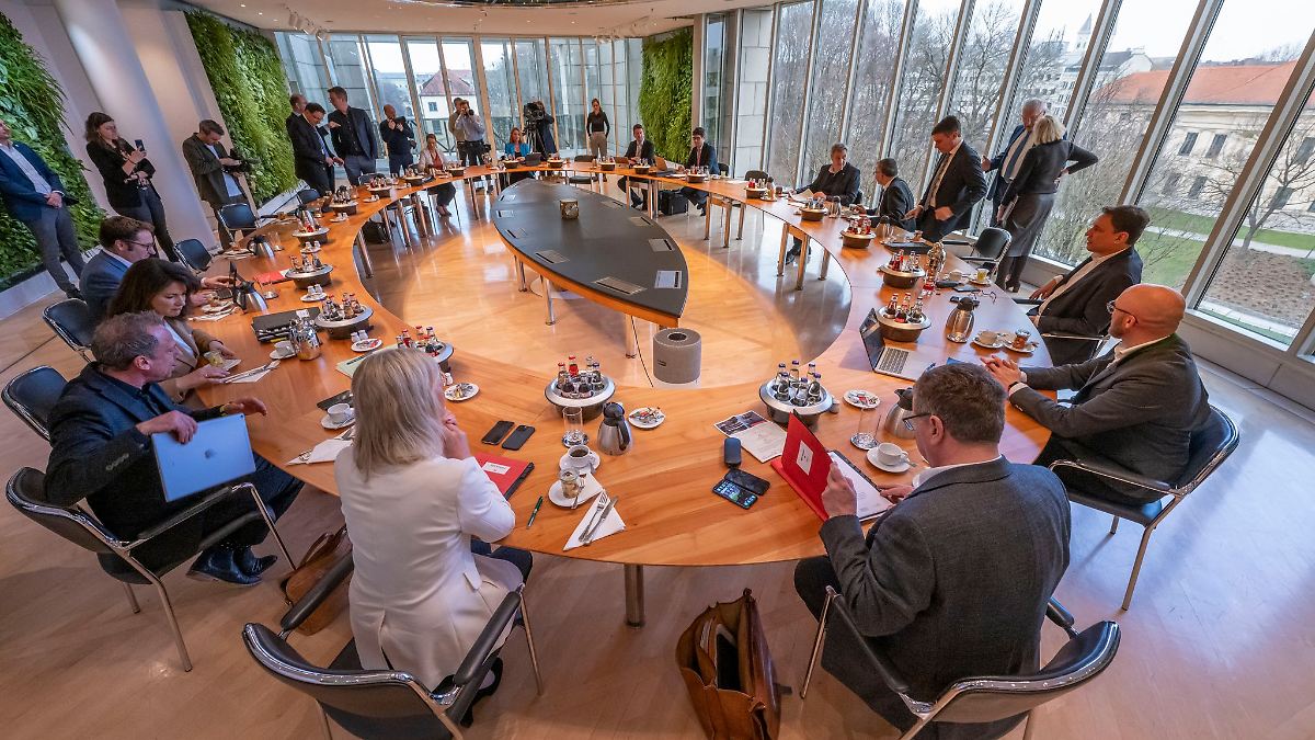 Bayern: Bayerns Kabinett beriet 2024 über mehr als 460 Anträge - ntv.de