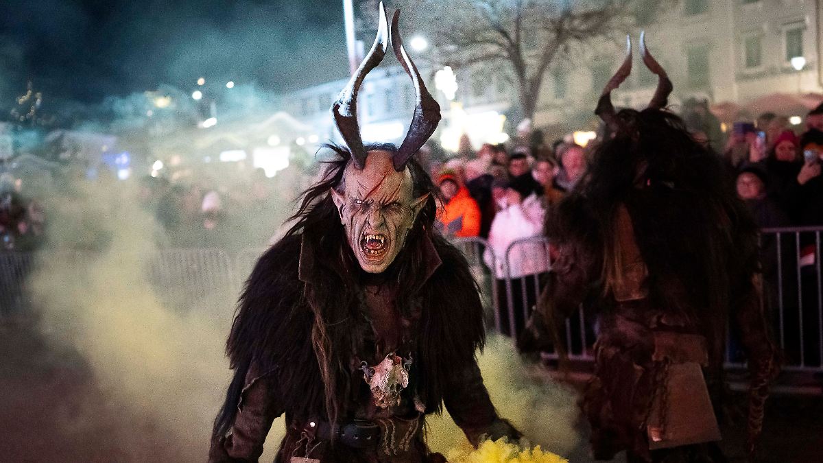 Der Tag: Kind rennt vor Krampus weg - und wird von Auto angefahren - ntv.de