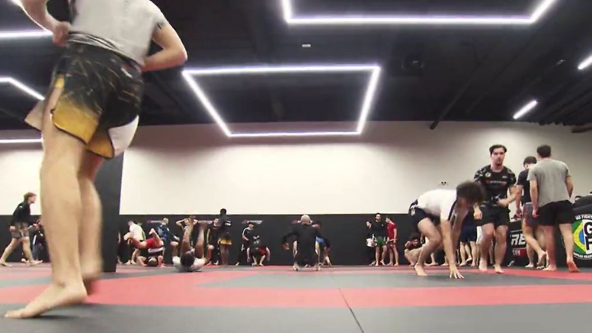 "Hier ordnet man sich unter": Wie MMA für Jugendliche zum Breitensport ...