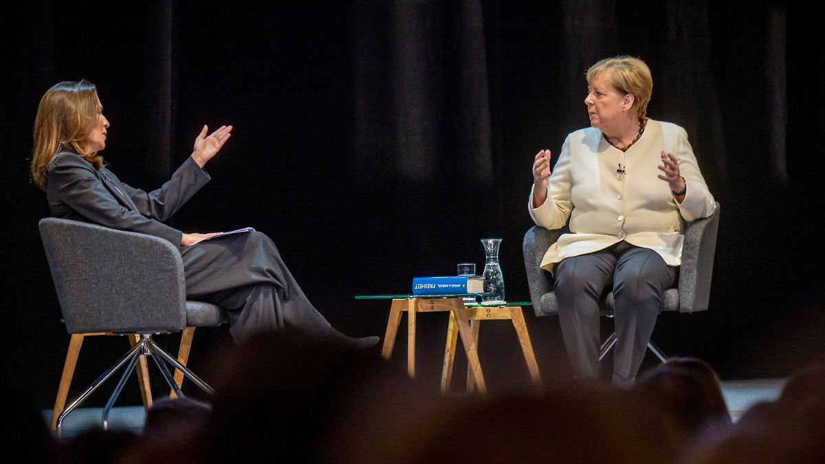 Angela Merkel stellt Biografie "Freiheit" in Berlin vor: "Wenn es hilft ...