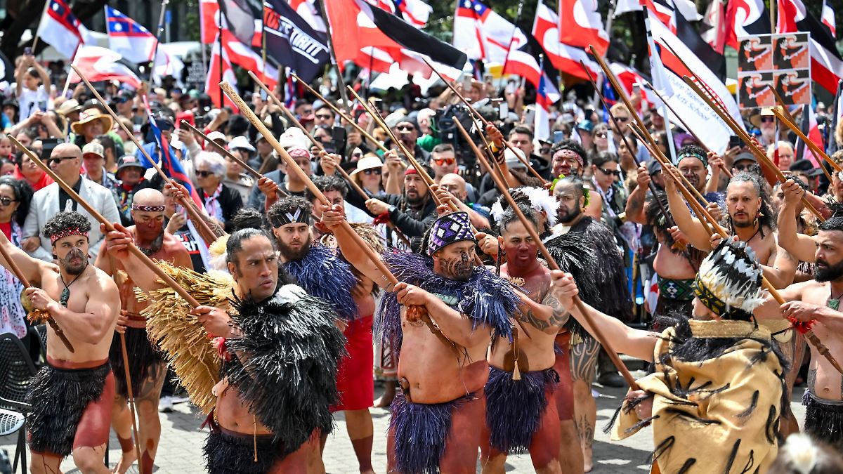 Protest gegen Gesetzentwurf: Zehntausende gehen für Maori-Rechte auf ...