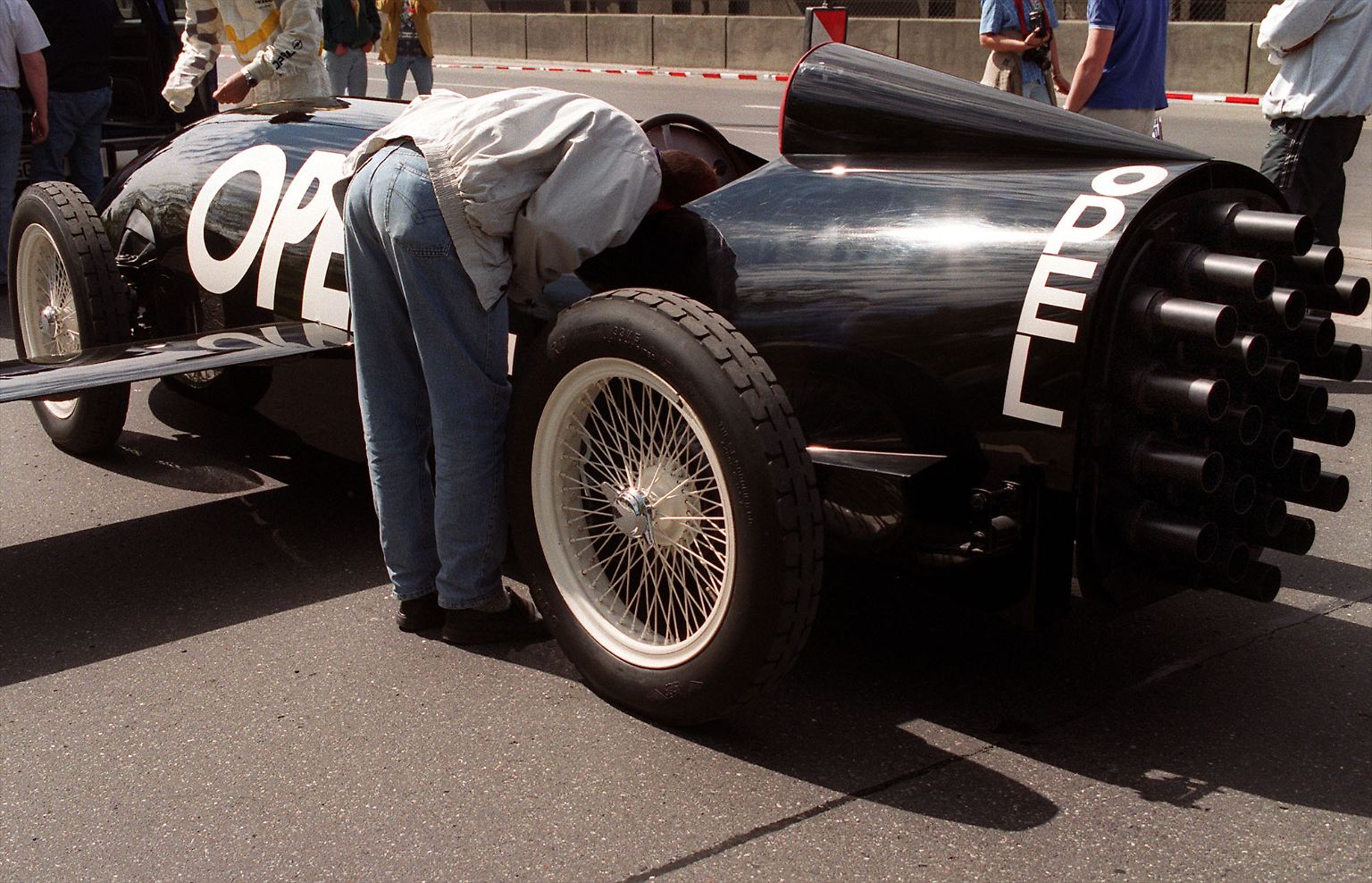 Eröffnet im September 1921: Legendäre AVUS in Berlin - die erste reine Autostraße der Welt - n-tv.de