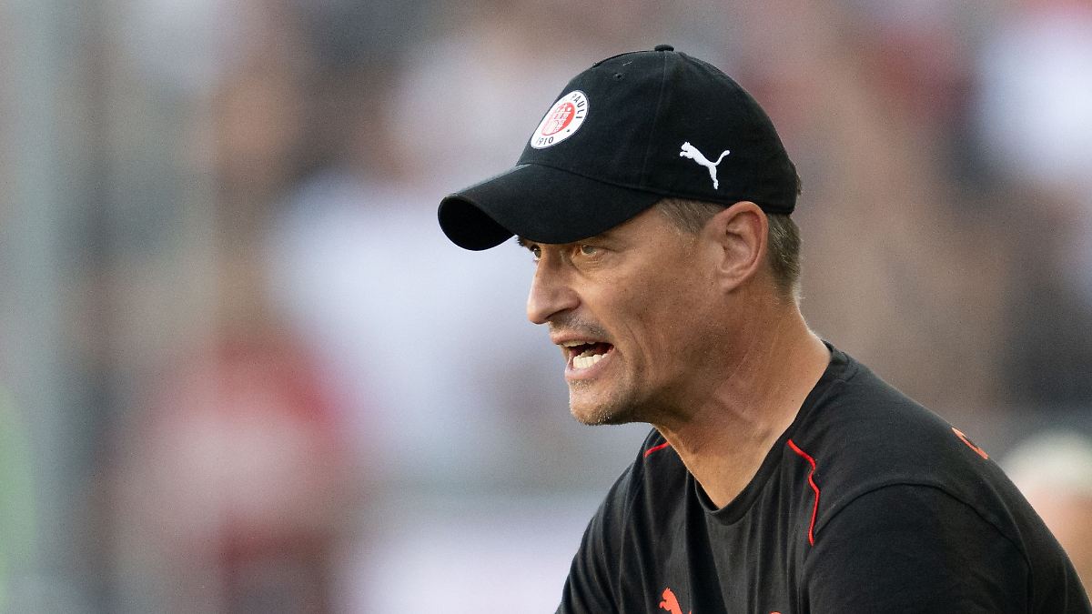 FC St. Pauli: Trainer-Neuling Alexander Blessin schildert kurioses ...