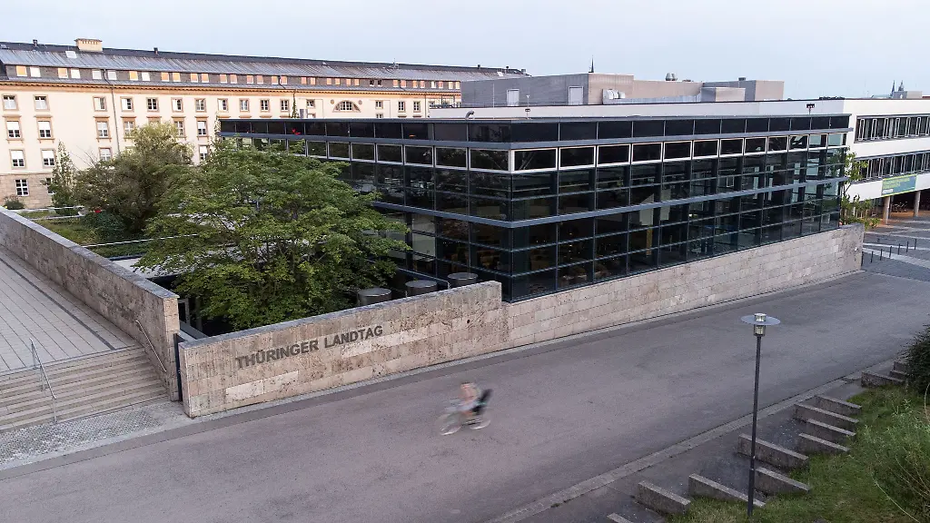 Thüringen: Kinderporno-Verdacht: Kein Posten für Linke-Abgeordneten ...