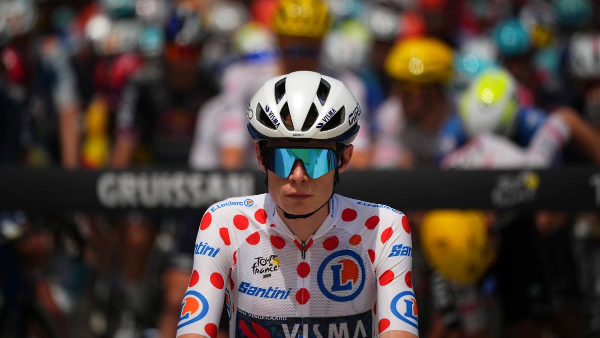 Deutscher Masseur Achim Schmiedel treibt Tour-Favorit Jonas Vingegaard ...
