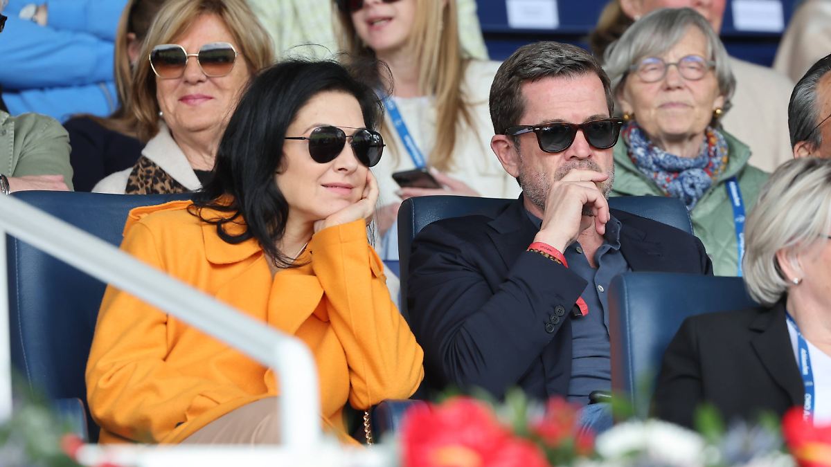 Liebesgerüchte um Ex-Politiker: Zu Guttenberg zeigt sich mit neuer Frau ...