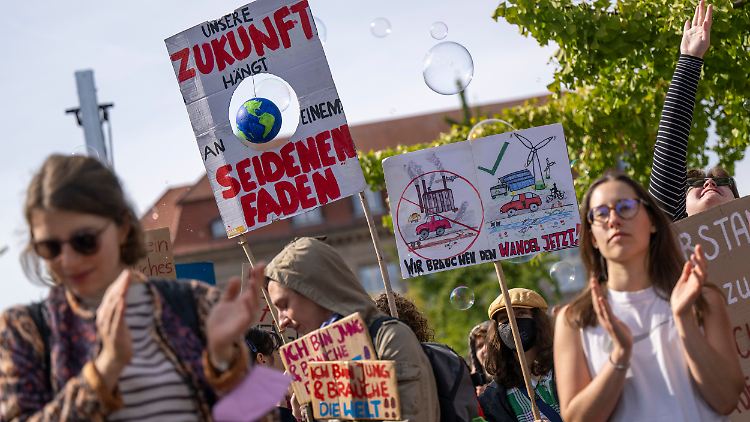 Der Tag: Zehntausende Menschen beim "Klimastreik" von Fridays For Future - n-tv.de