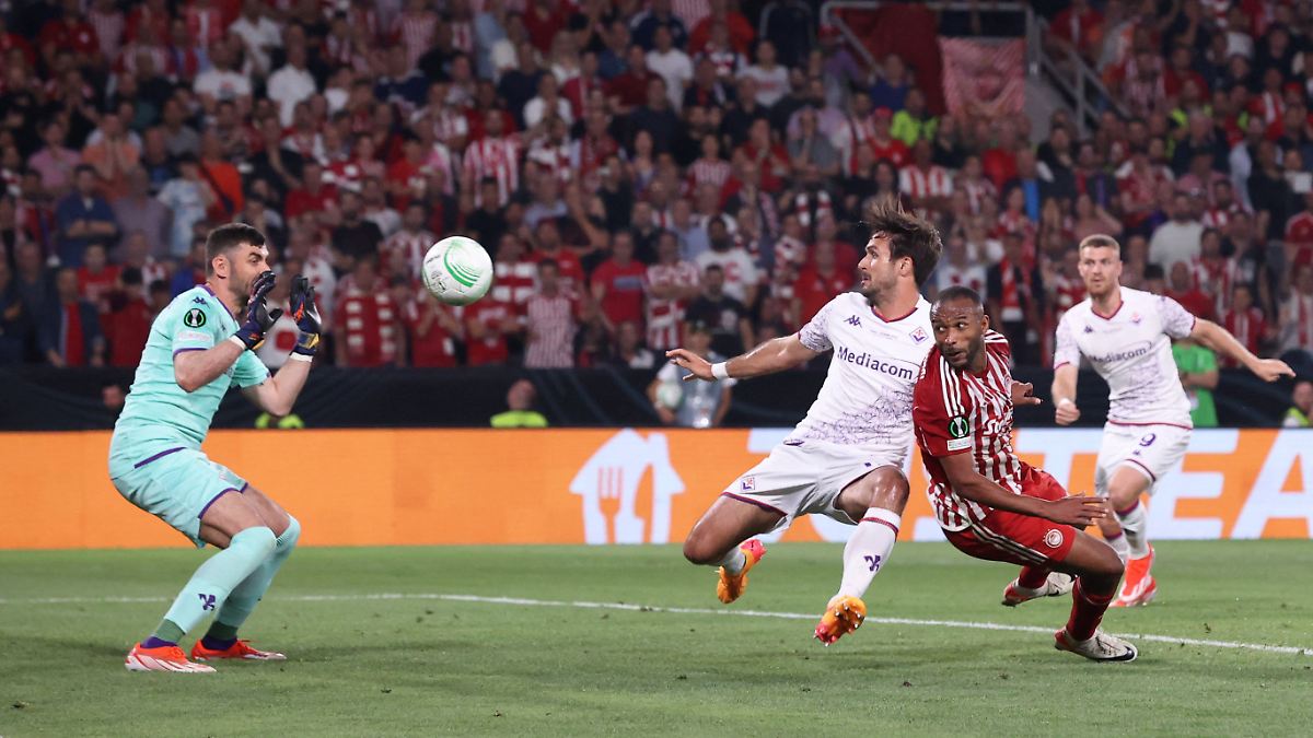 Conference-League-Finale: Olympiakos Piräus krönt sich nach Drama in ...