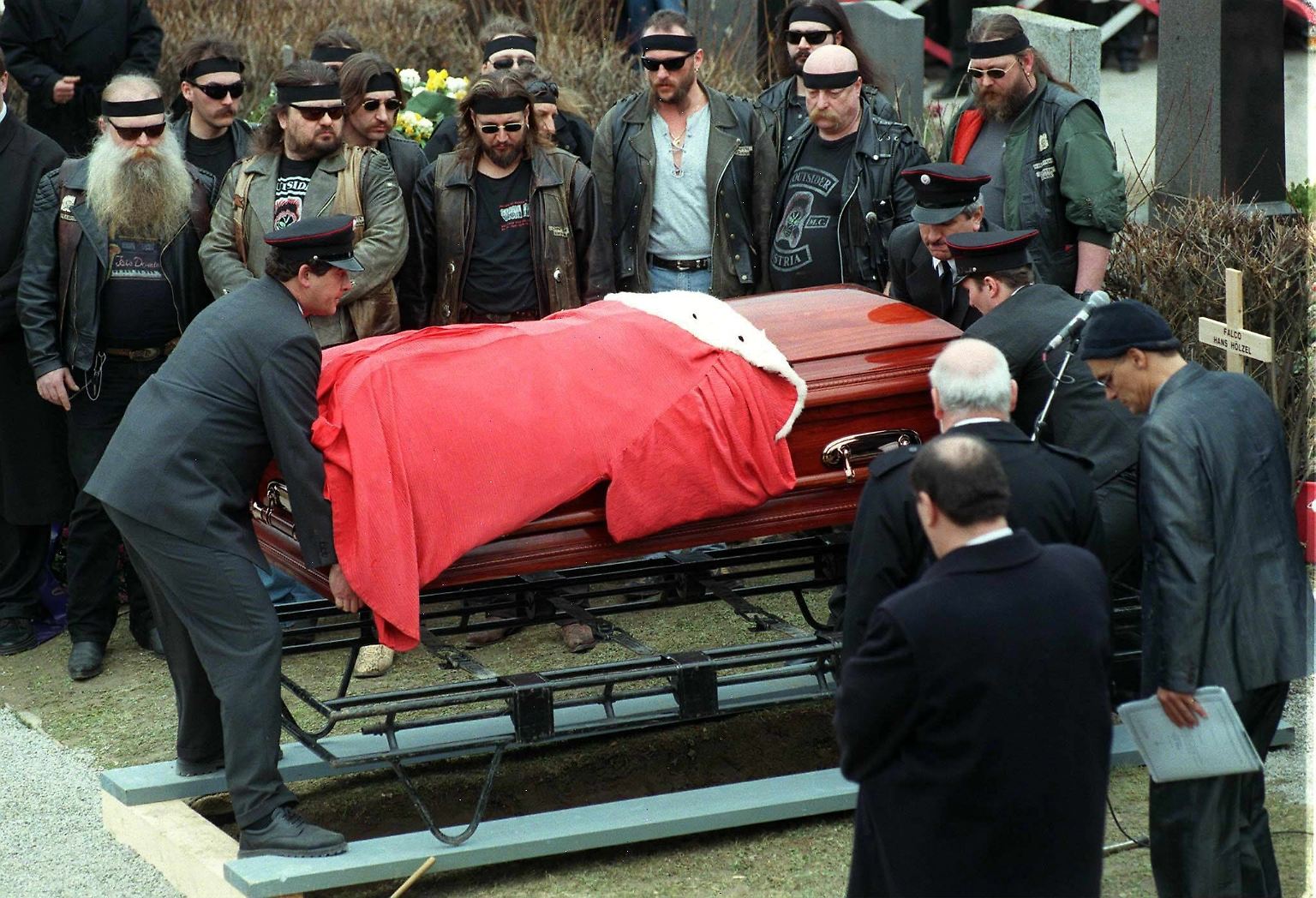 Tod vor 25 Jahren: Falco - Eleganz und Exzess, Inspiration und ...