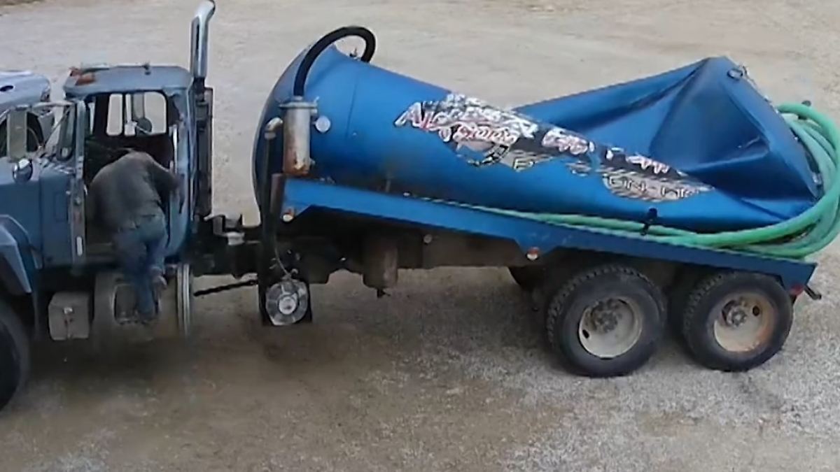 Kaum zu glauben, aber wahr: Schrecksekunde - Fahrzeugtank implodiert ...