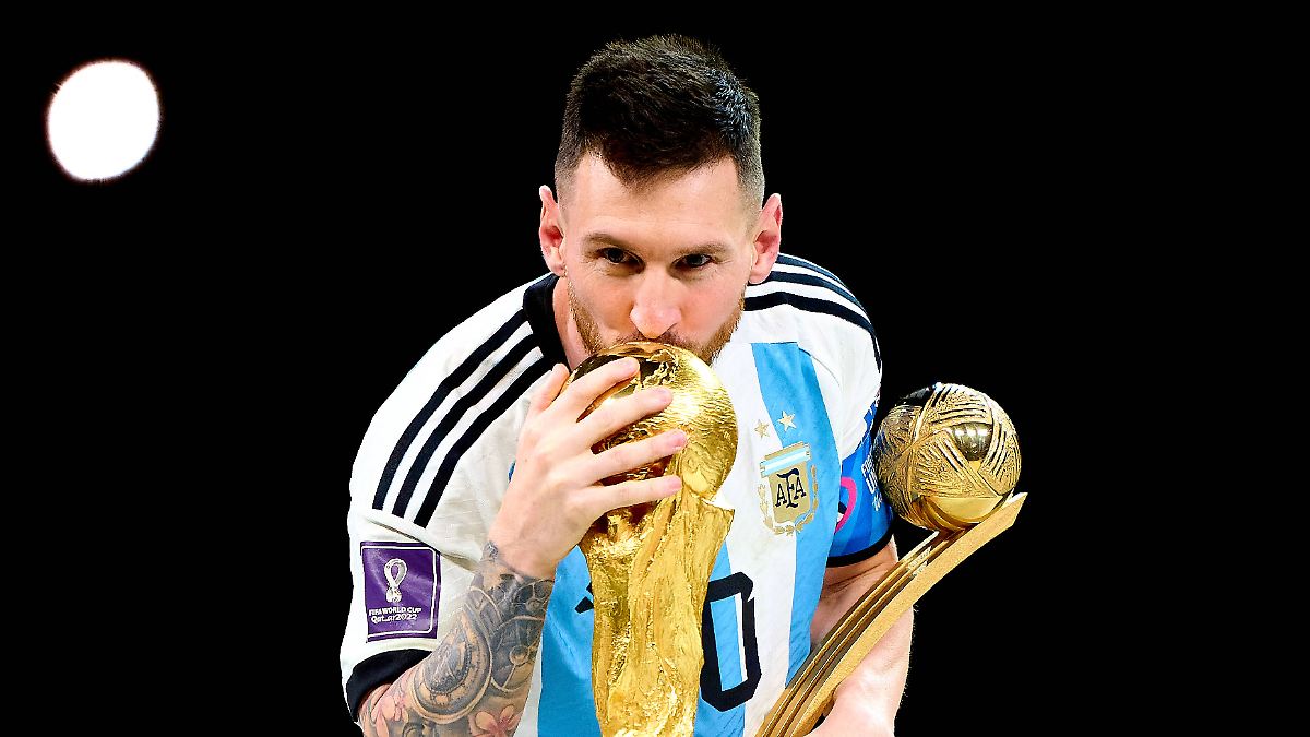 Suárez plaudert Geheimnis aus: Lionel Messi plant Rekord-WM-Teilnahme ...