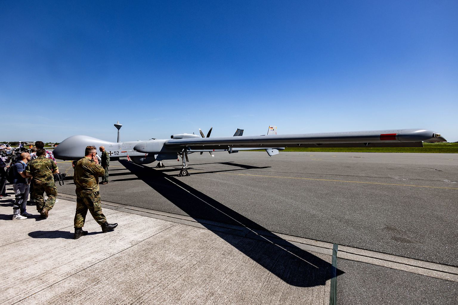 Heron TP für die Bundeswehr: So sieht die deutsche Kampfdrohne aus - n-tv.de