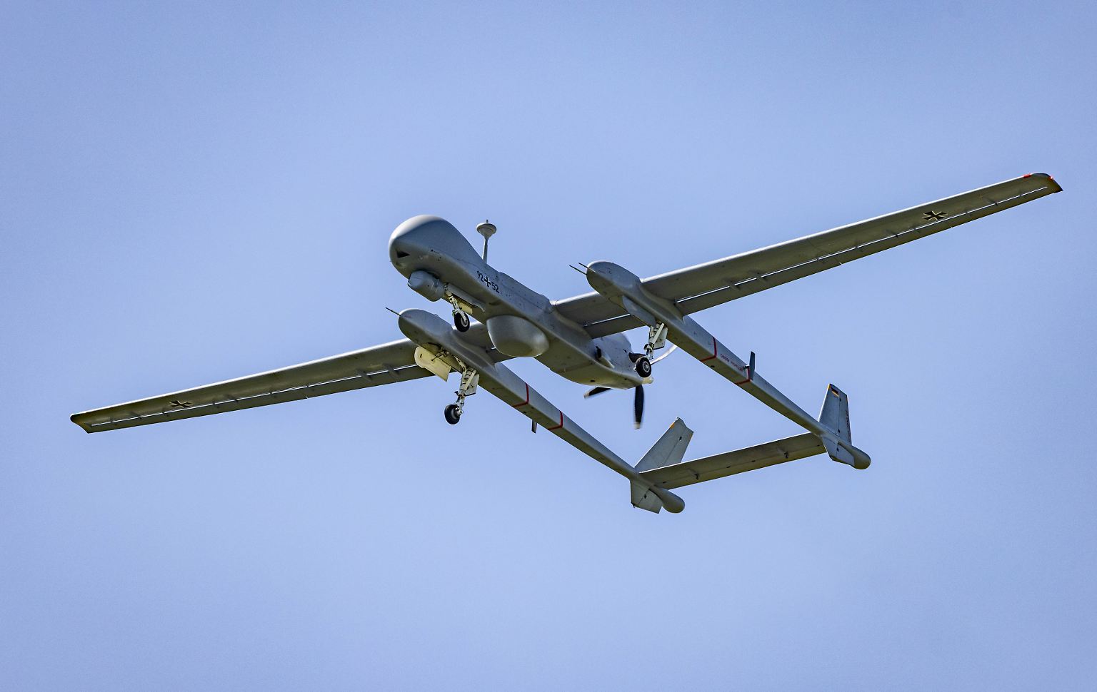 Heron TP für die Bundeswehr: So sieht die deutsche Kampfdrohne aus - n-tv.de