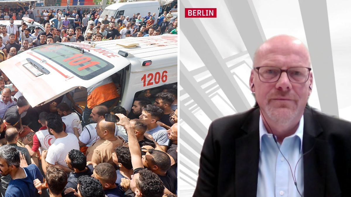 Menschen suchen Schutz in Kliniken: DRK: Vier Mitarbeiter des Roten ...