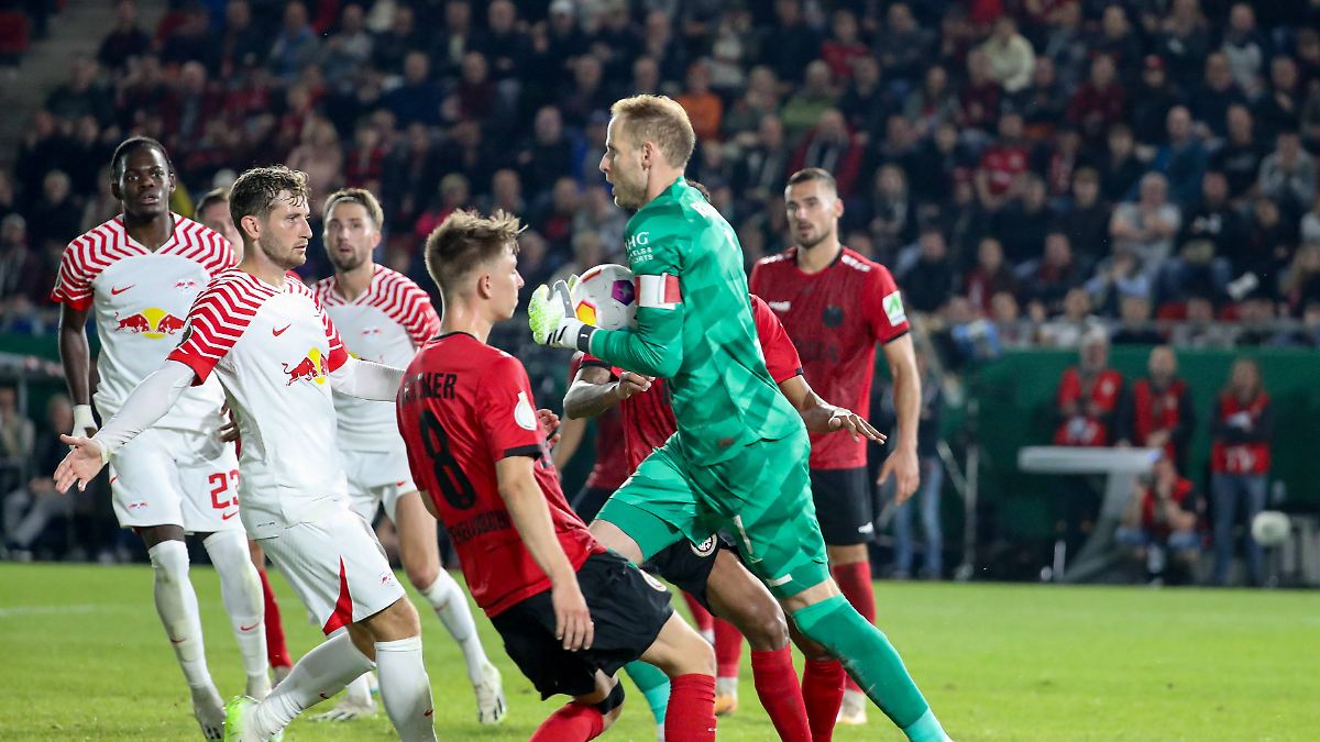 Der Sport-Tag: "Ein besonderer Moment": Leipzig-Torhüter Gulasci feiert ...
