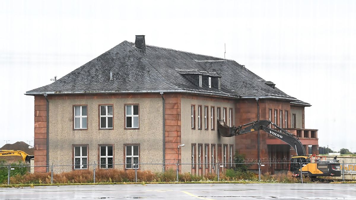 Berlin & Brandenburg: Generalshotel wird entkernt: Termin für Abriss ...