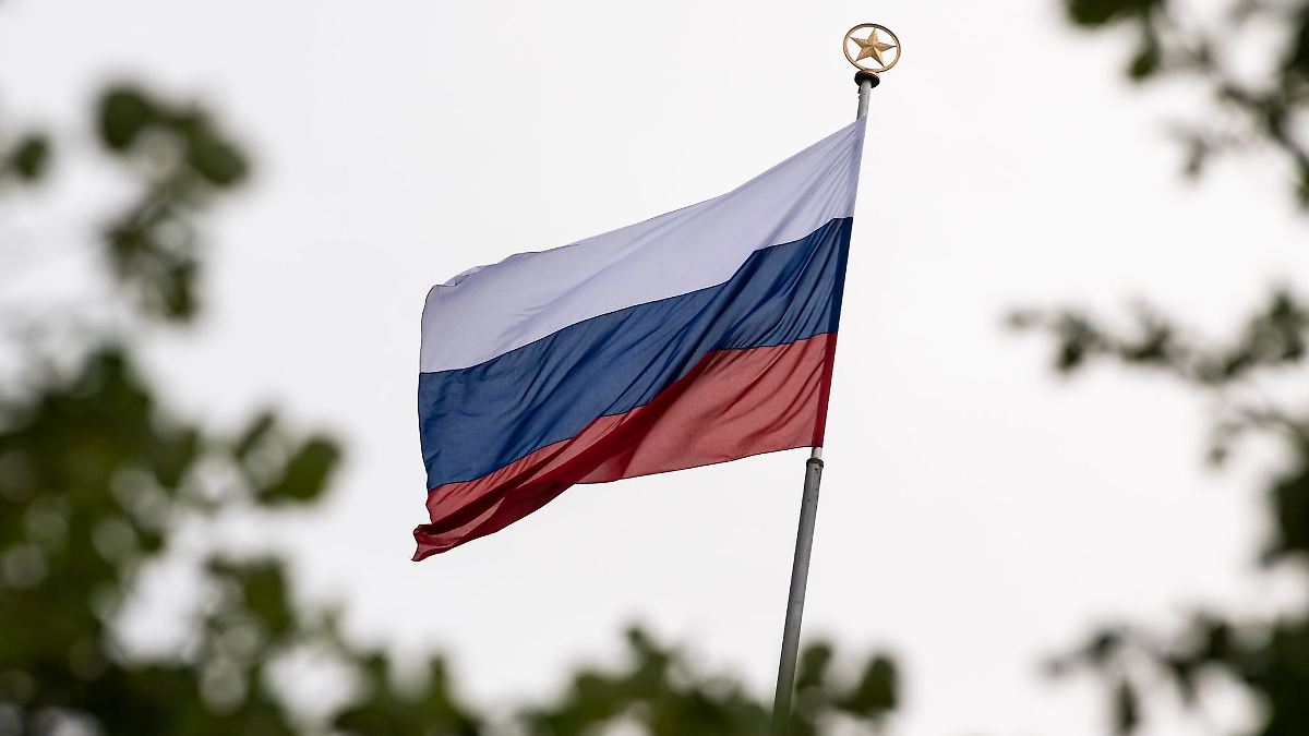 Ukraine-Krieg: Tanklager in Westrussland nach Drohnenattacke in Brand ...