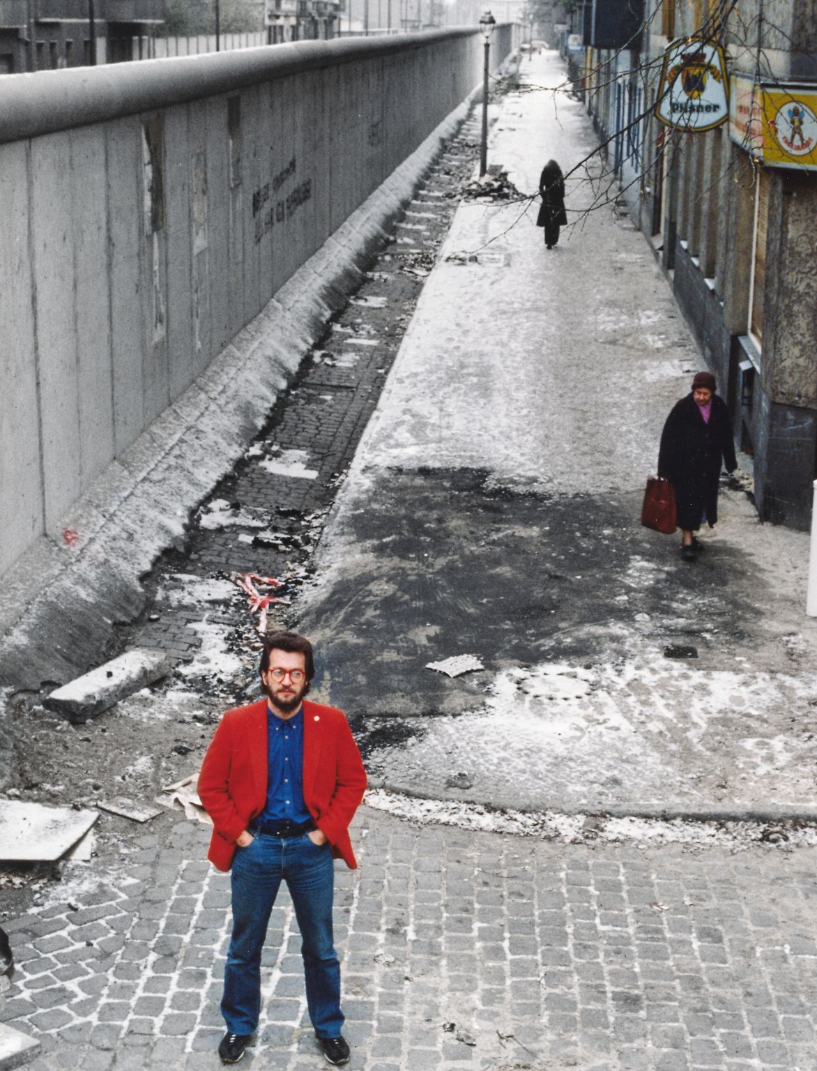 Helmut Newtons Fotografien von Berlin, Frauen und Erinnerungen in einem neuen Bildband - n-tv.de