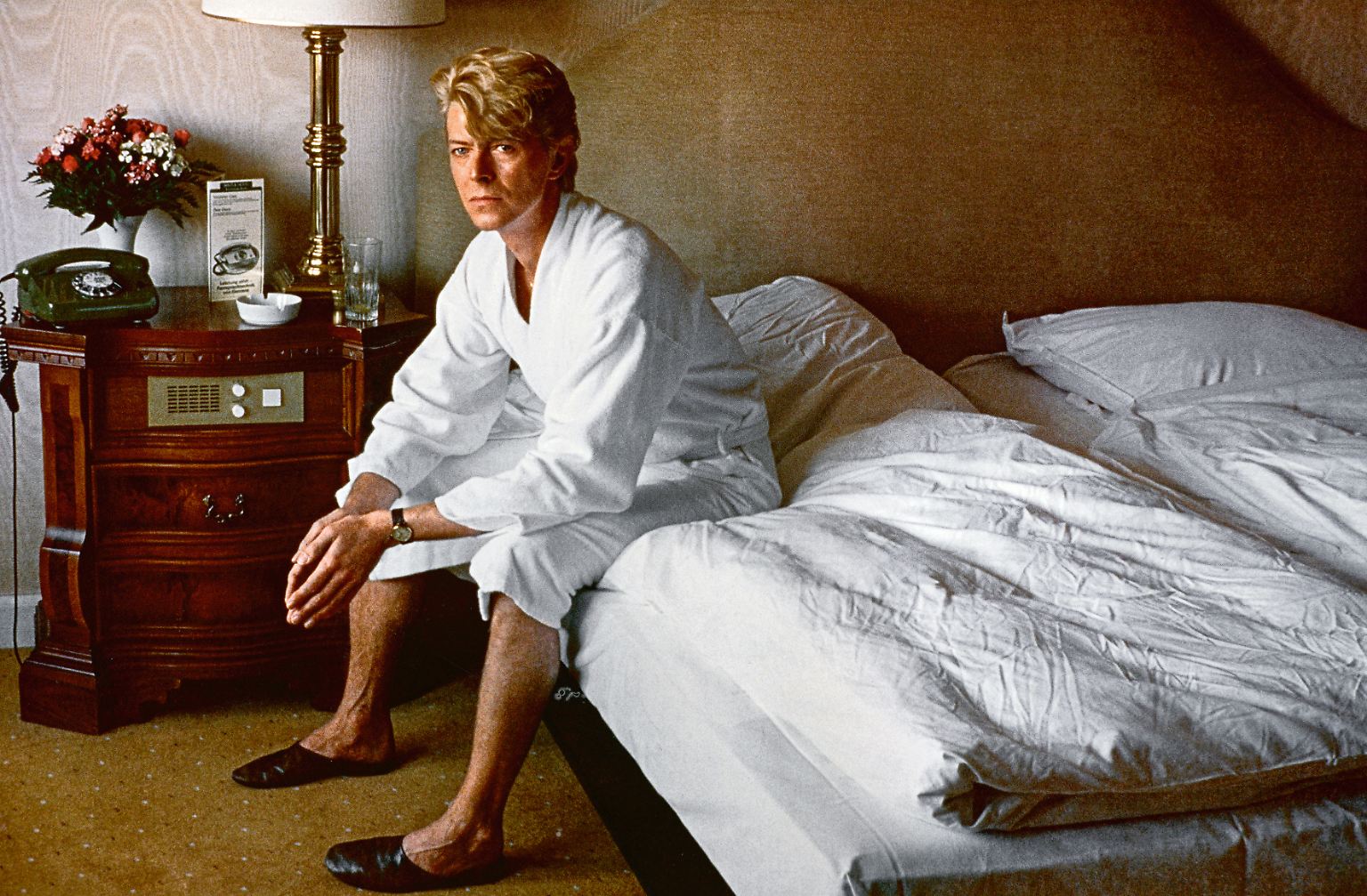 Helmut Newtons Fotografien von Berlin, Frauen und Erinnerungen in einem neuen Bildband - n-tv.de