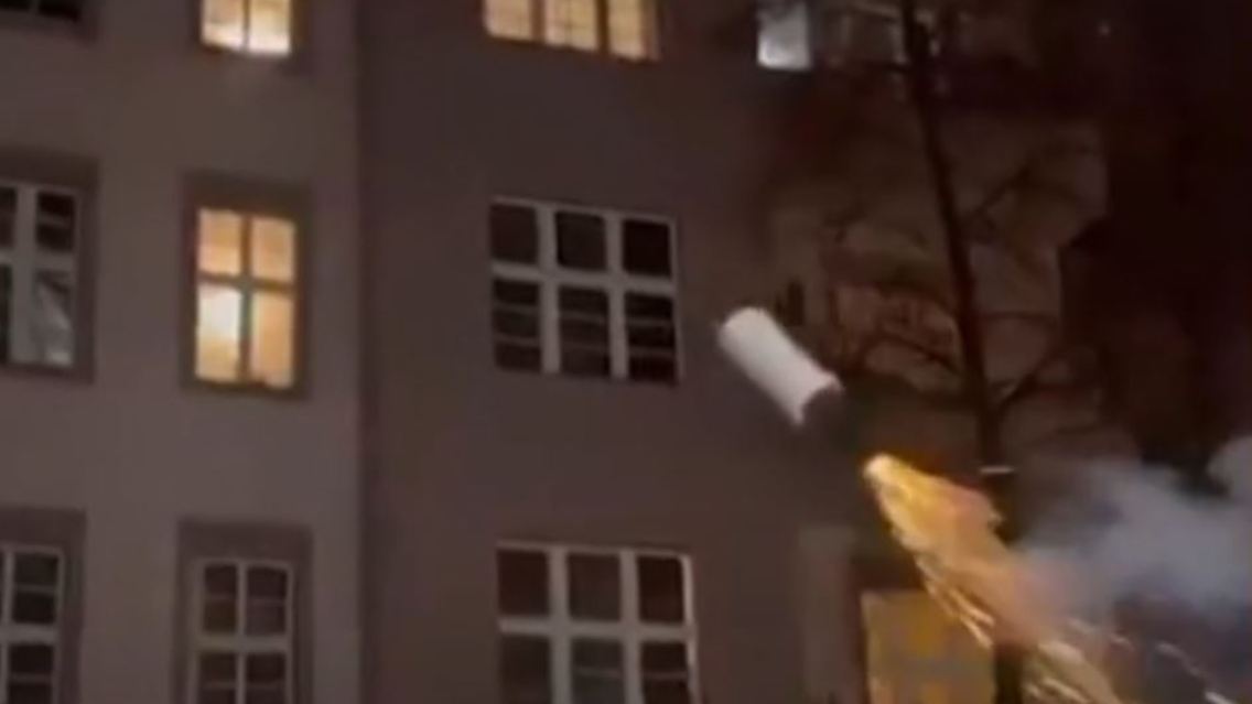 Kurz vor Abflug in die Heimat: Polizei nimmt Raketen-Influencer am ...