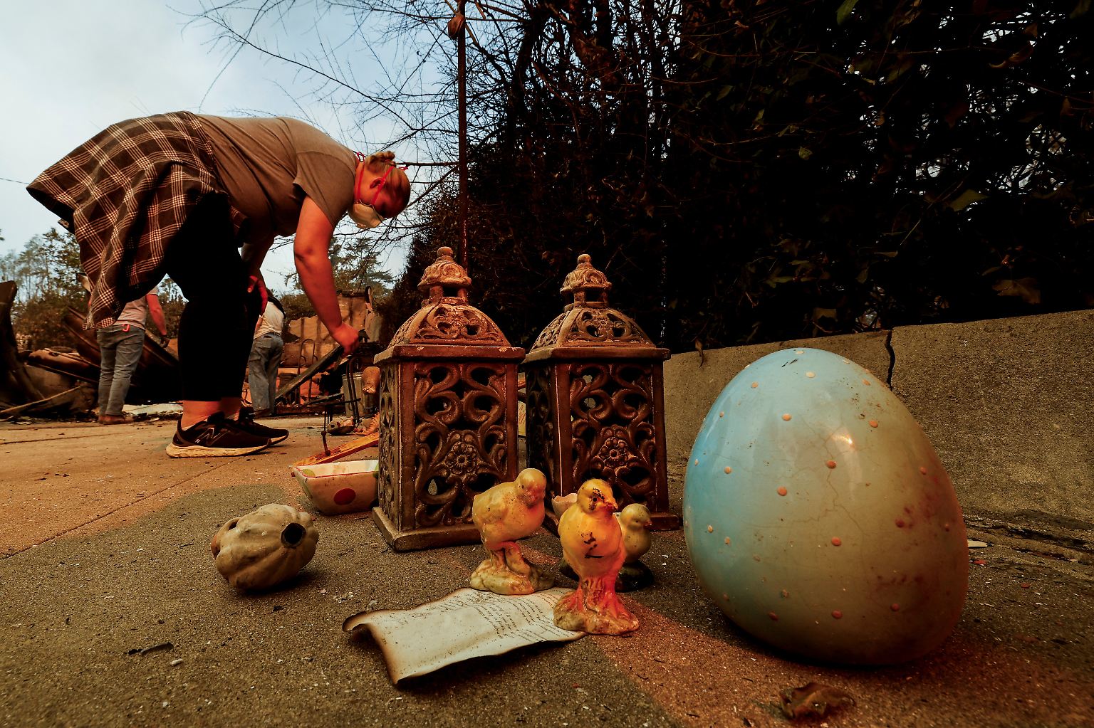 Ruinen und verrußte Erinnerungen: Was die Flammen in Los Angeles übrig ...