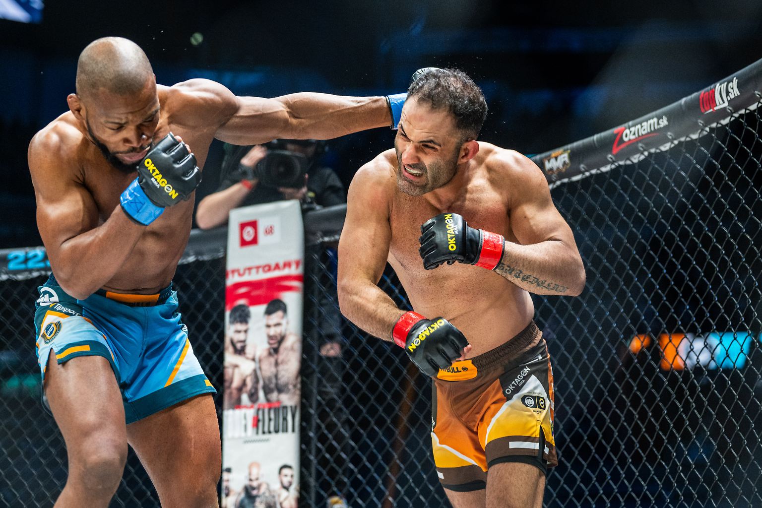 Oktagon 66 in Bildern: Eine MMA-"Hausfrau" und "Helmut" zwischen ...