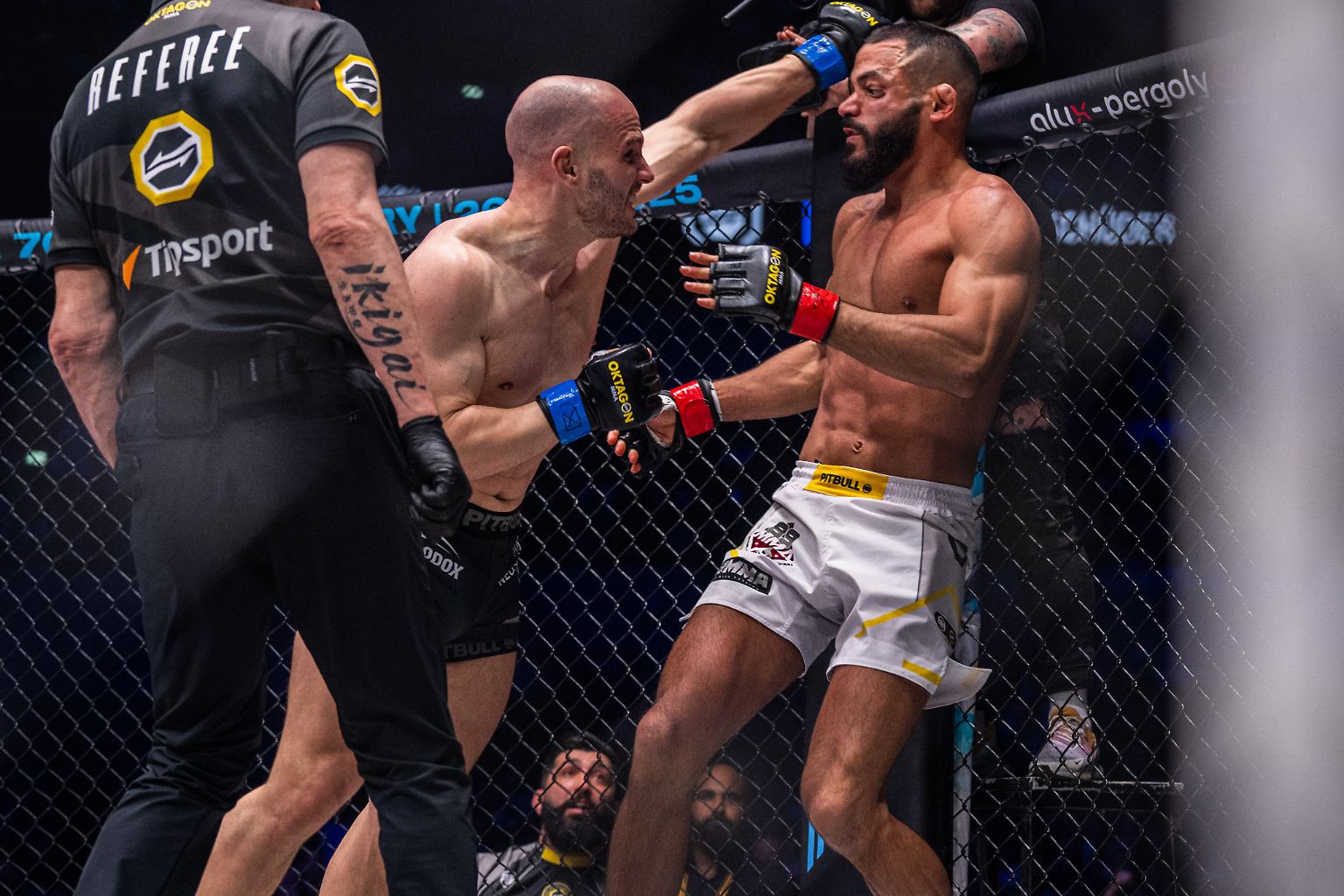 Oktagon 69 in Bildern: Freddie, "der Neandertaler" und Max, "der Dino-Reiter" - n-tv.de