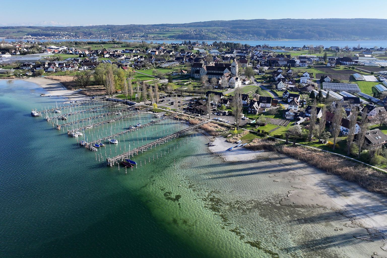 Fast auf historischem Tiefstand: Der Bodensee wird mancherorts zur Pfütze - n-tv.de